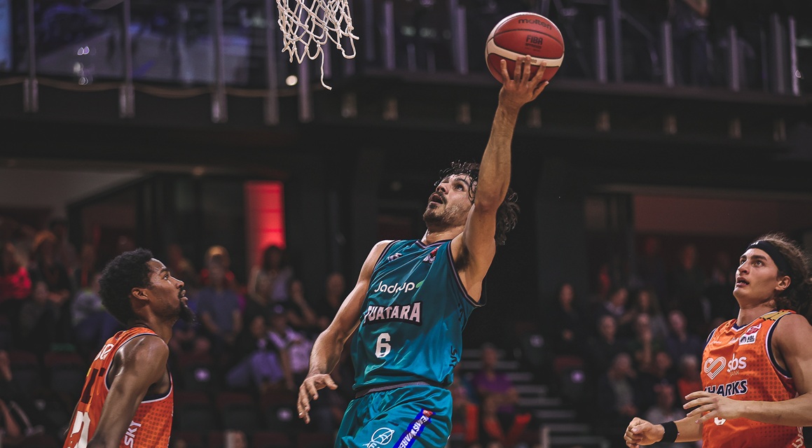 Hickey debuts with triple double in win - Auckland Tuatara Basketball