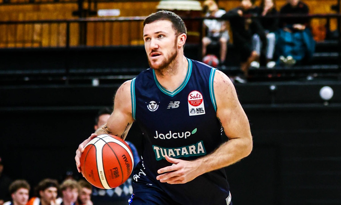 Vodanovich, Whale claim Tuatara awards - Auckland Tuatara Basketball